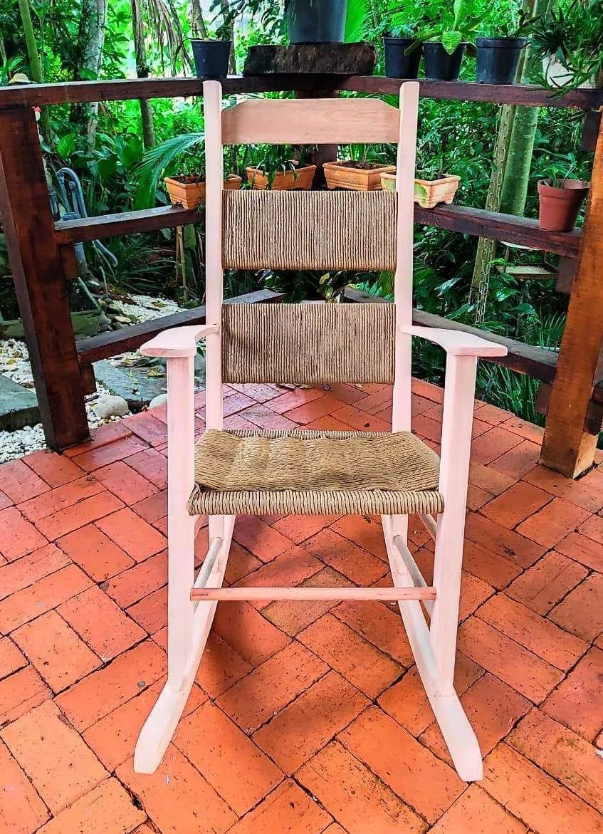 Cadeira De Balanco Rustica De Madeira